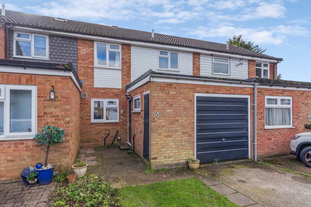 The Studios, Bushey Village 3 bed terraced house - £550,000
