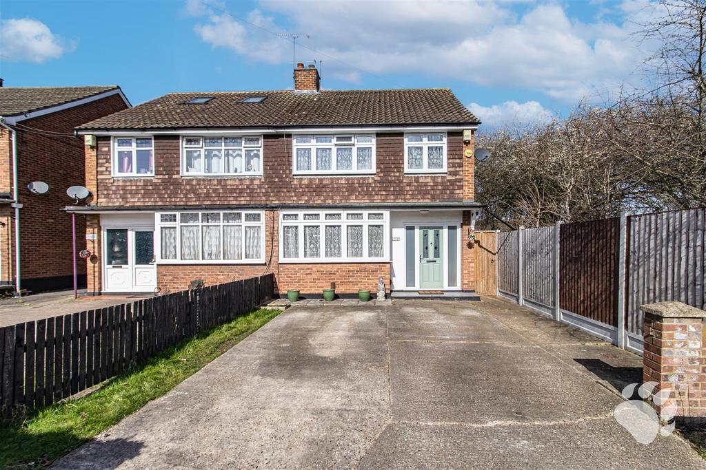Clay Hill Road, Basildon SS16 3 bed semi-detached house for sale - £400,000