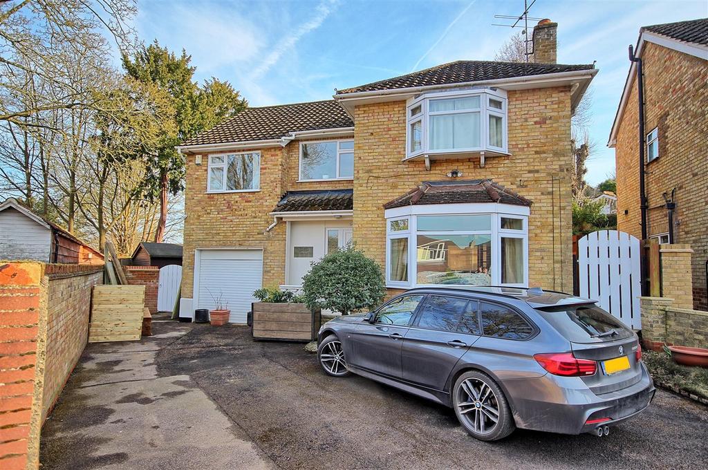 Scotts Close, Ware SG12 4 bed detached house for sale - £850,000