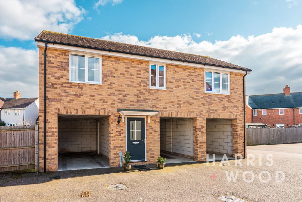 Duncombe Close, Witham, Essex, CM8 2 bed coach house - £260,000