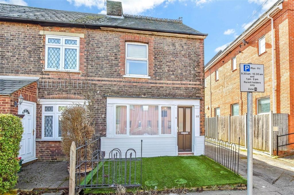 Priory Road, Tonbridge, Kent 2 bed end of terrace house for sale - £325,000