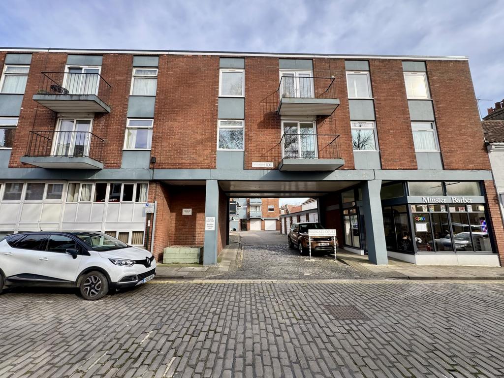 Highgate Court, Highgate, HU17 0DW 1 bed flat for sale - £135,000