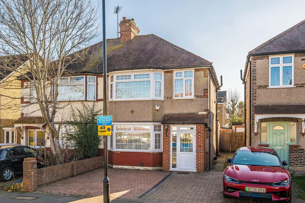 The Drive, Isleworth TW7 3 bed semi-detached house for sale - £689,950