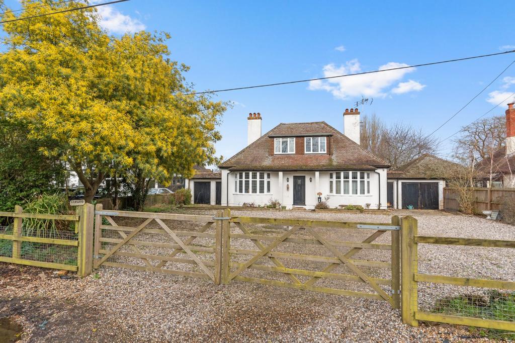 Dormy Houses, Colchester CO5 4 bed detached house for sale - £625,000