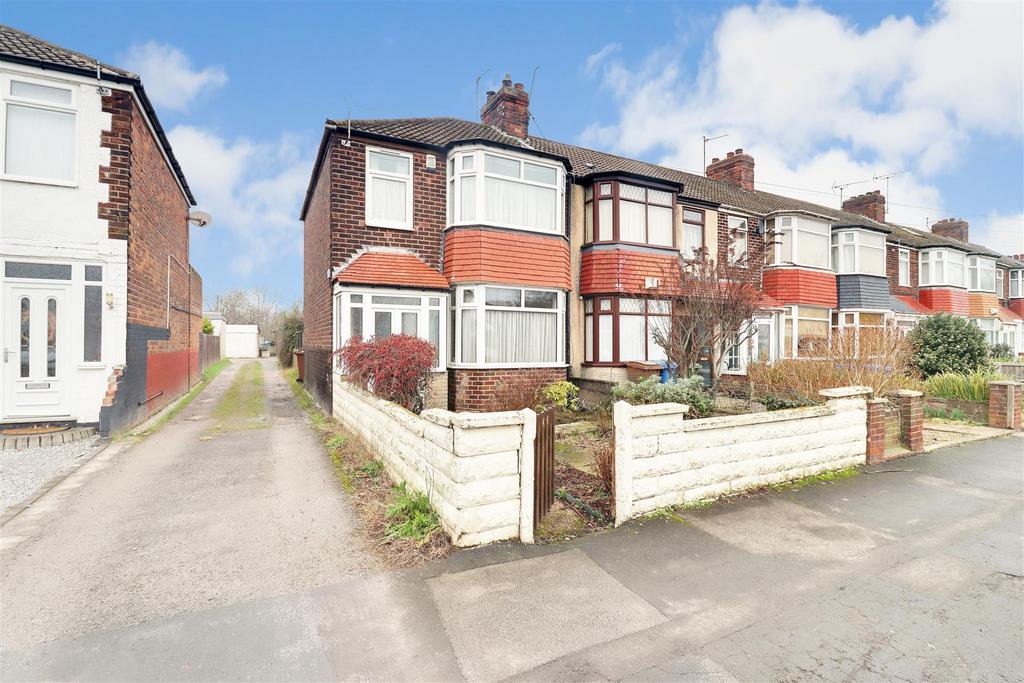 Boothferry Road, Hessle 3 bed end of terrace house - £115,000
