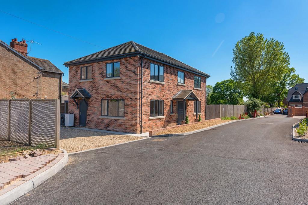 Elmswell, Suffolk 3 bed detached house for sale - £565,000