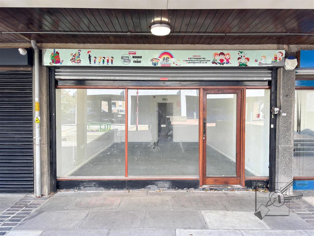 The Hive, Northfleet, Gravesend Shop - £834 pcm (£192 pw)