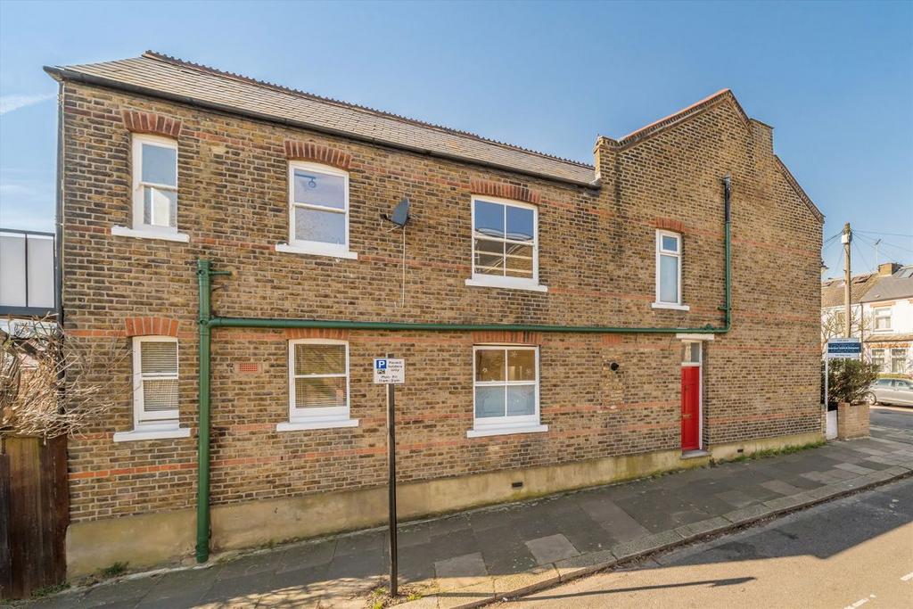 Framfield Road, London W7 2 bed flat for sale - £475,000