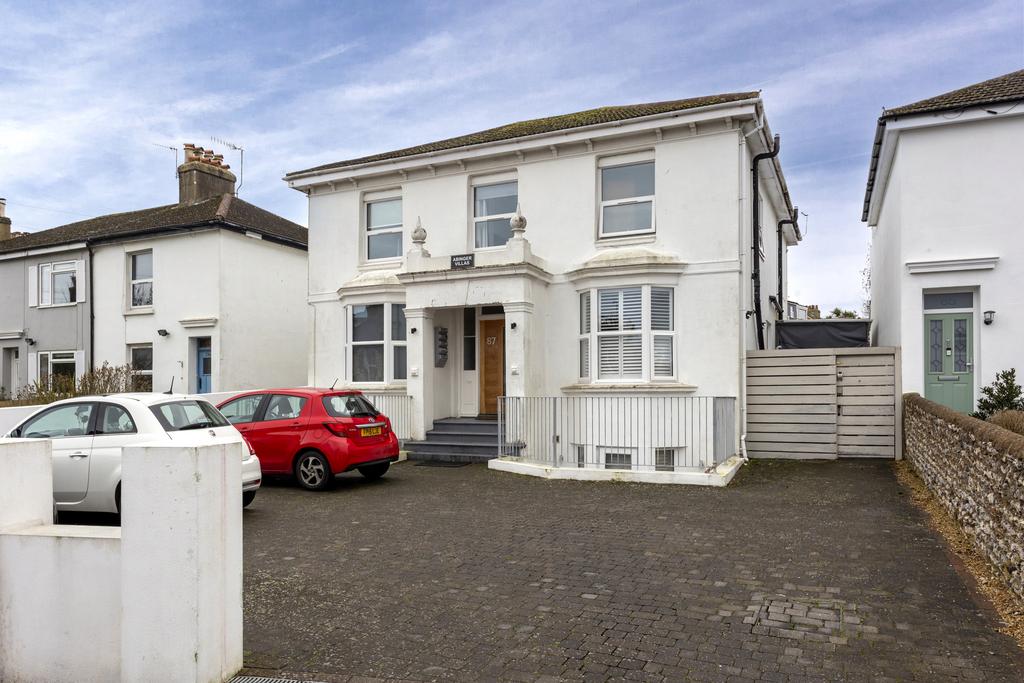 Abinger Road, Portslade, BN41 2 bed flat for sale - £325,000