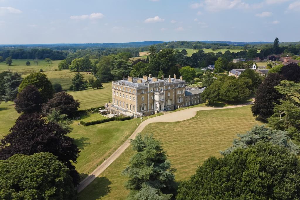 Peper Harow Park, Peper Harow... 2 bed apartment - £3,500 pcm (£808 pw)