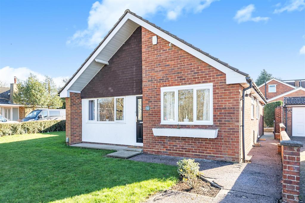 Goswell End Road, Harlington 3 bed detached bungalow - £500,000