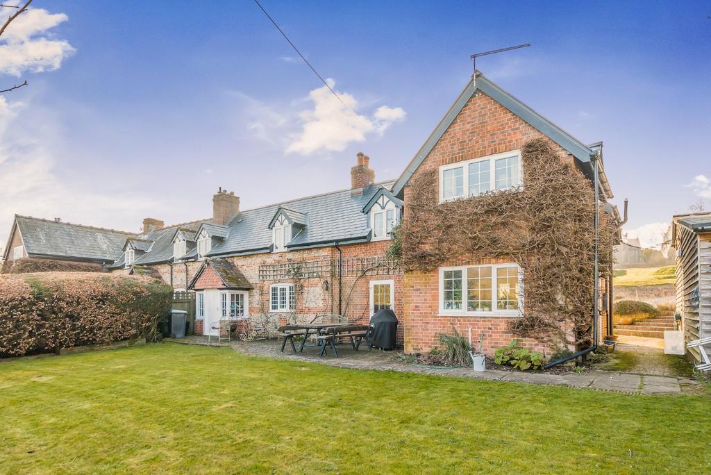Northington, Alresford SO24 4 bed semi-detached house - £3,000 pcm (£ ...