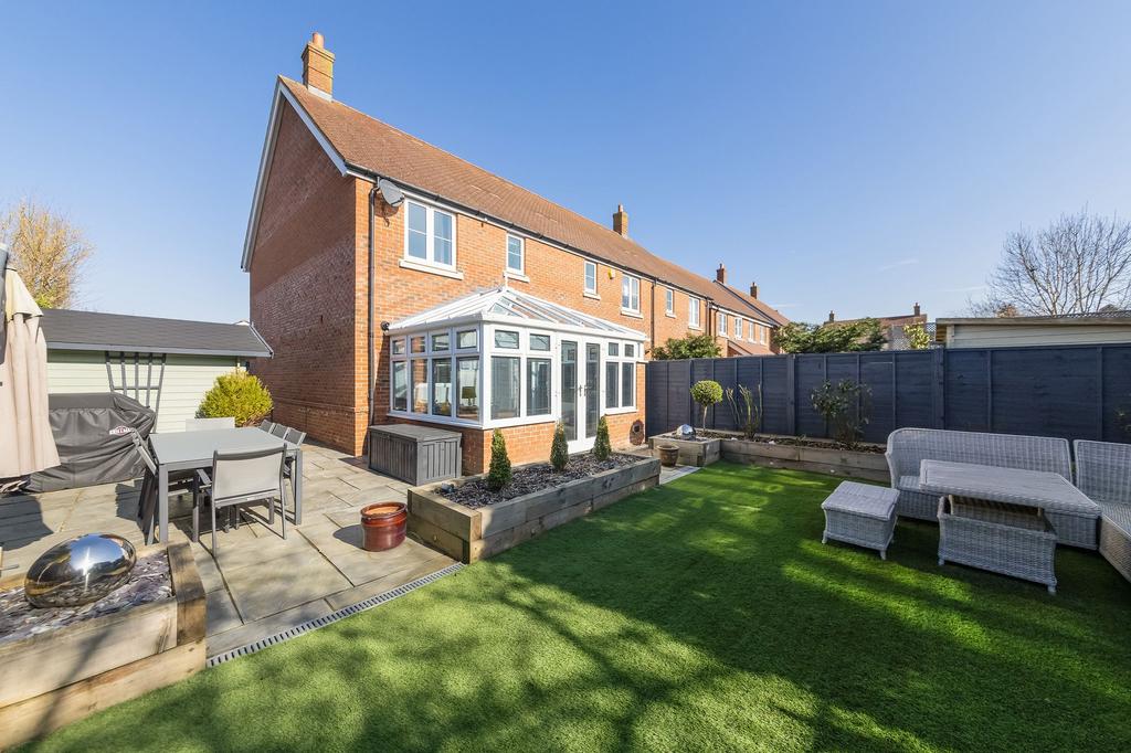 Partridge Close, Abingdon OX14 3 bed terraced house for sale - £410,000