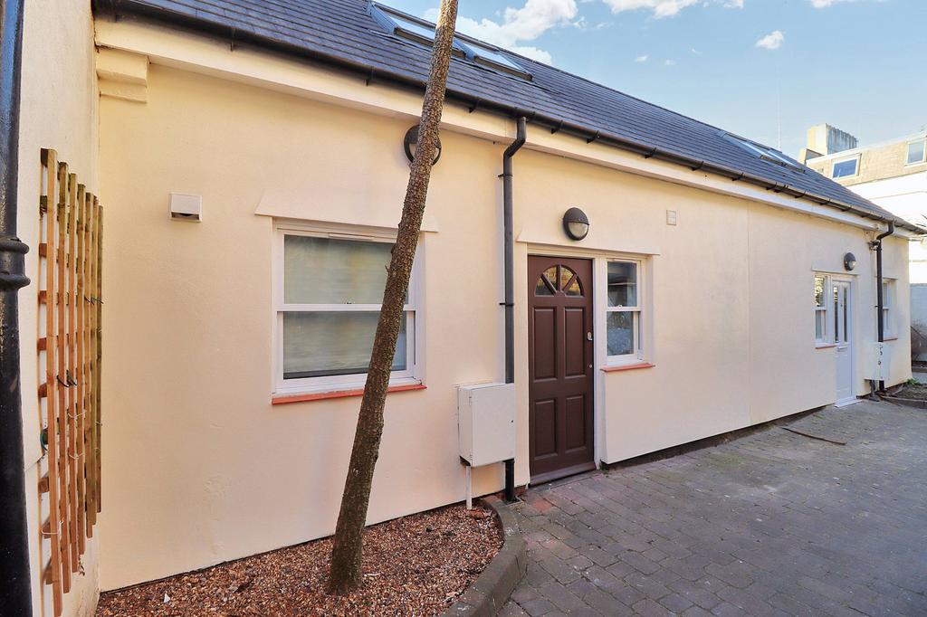 Antelope Walk, Surbiton KT6 1 bed semi-detached house to rent - £1,295 ...