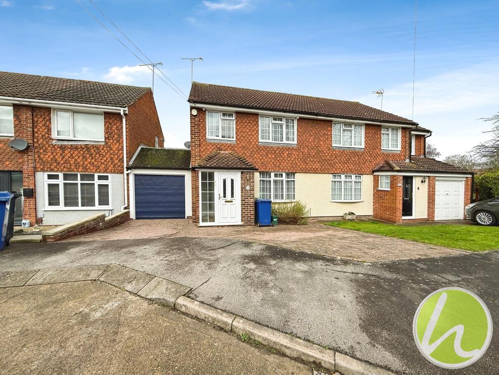 Champion Close, Stanford-Le-Hope, SS17 3 bed semi-detached house for ...