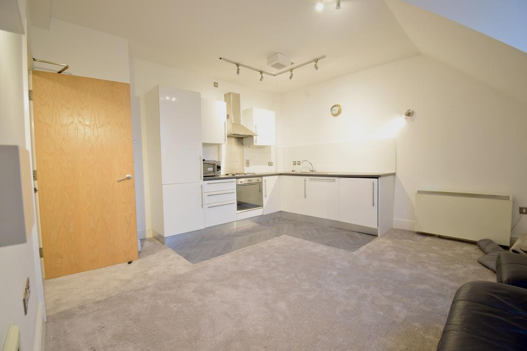 Pinstone Street, Sheffield S1 1 bed penthouse - £755 pcm (£174 pw)
