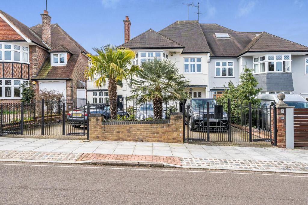 Beech Drive, East Finchley, London, N2 4 bed semi-detached house - £ ...