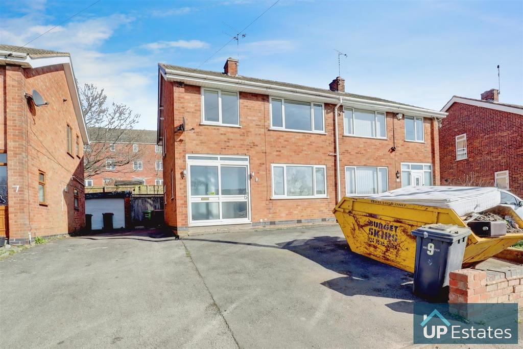 Meadow Road, Hartshill, Nuneaton 3 bed semi-detached house for sale - £ ...