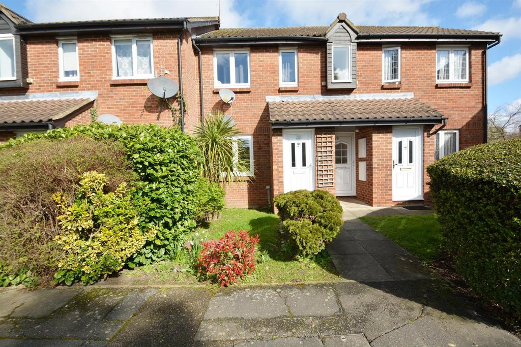 Rabournmead Drive, Northolt, UB5 6YN 1 bed flat to rent - £1,325 pcm (£ ...