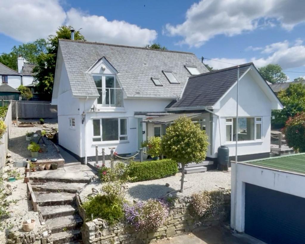 Quethiock 4 bed house - £450,000
