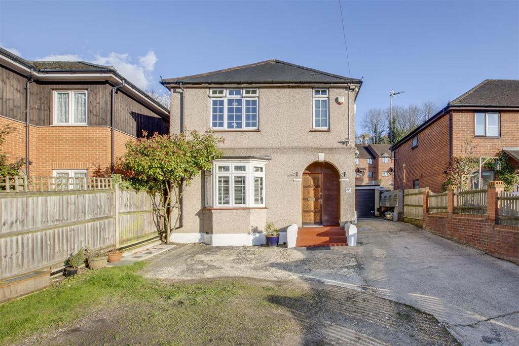 Micklefield Road, High Wycombe HP13 3 bed detached house - £500,000