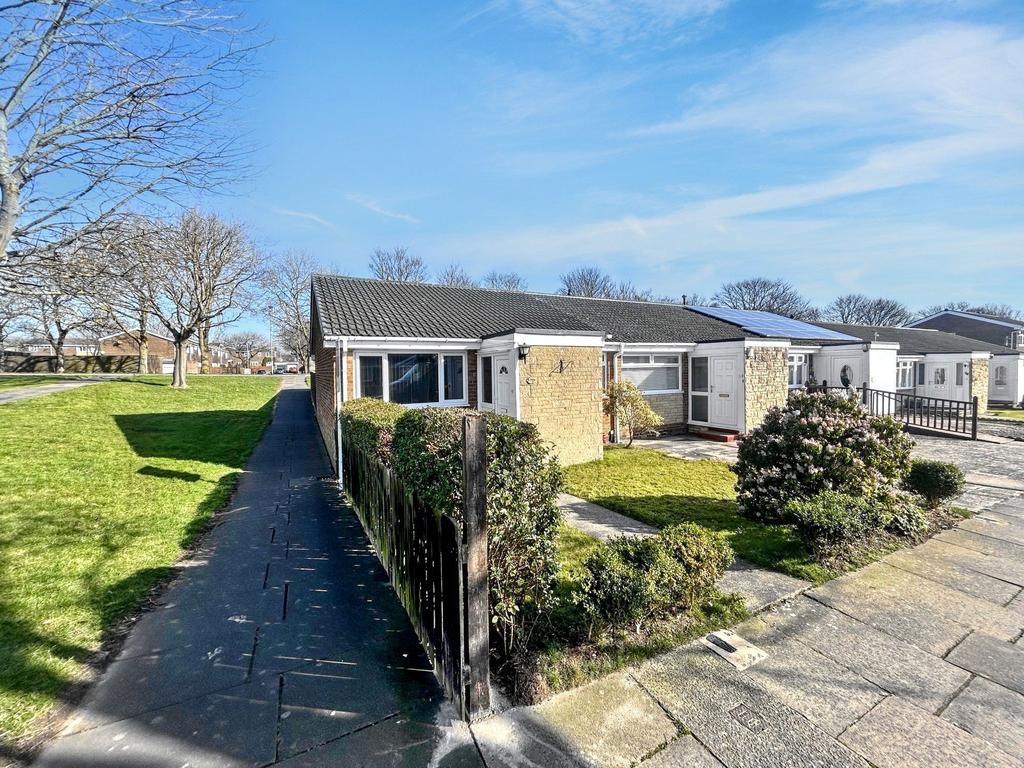 Westerkirk, Cramlington... 2 bed bungalow for sale - £149,950