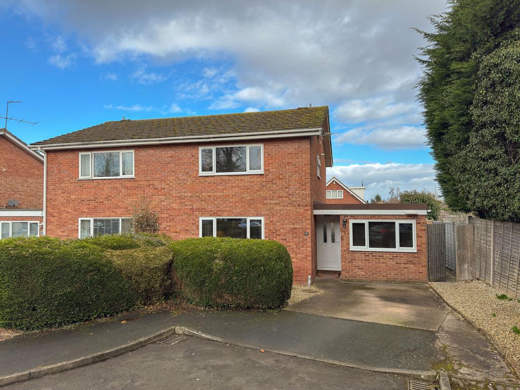 Mallory Close, Kings Acre, Hereford, HR4 4 bed semi-detached house - £ ...