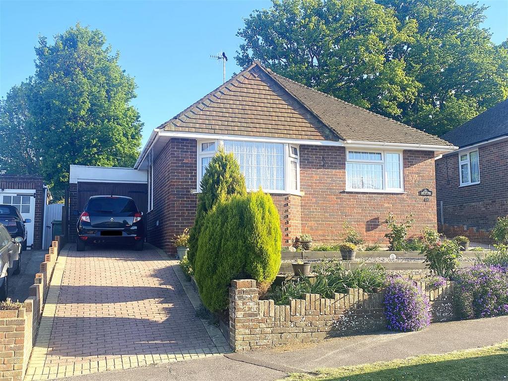 Windmill Drive, Bexhill-on-Sea 2 bed detached bungalow - £425,000