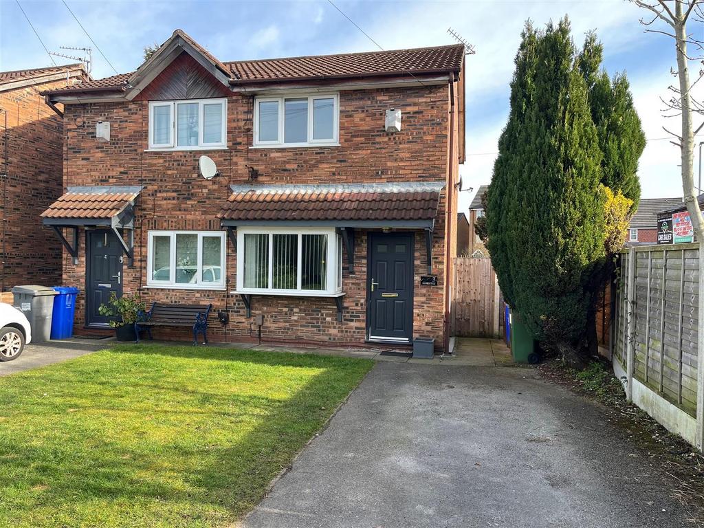 Markham Close, Hyde SK14 2 bed semi-detached house for sale - £175,000