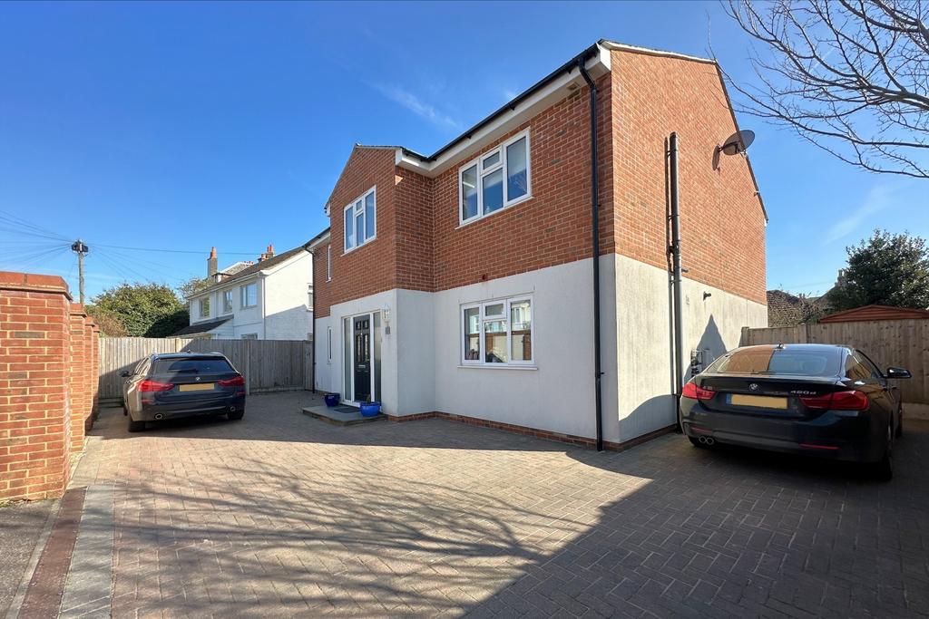 Middle Deal Road, Deal, CT14 4 bed detached house for sale - £775,000