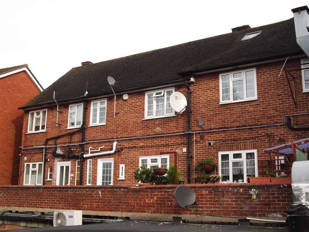 Honeypot Lane, Stanmore 1 bed apartment - £1,325 pcm (£306 pw)