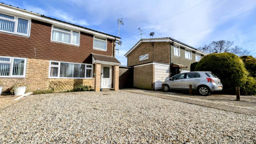 Greenacres, Bordon GU35 3 bed semi-detached house - £385,000