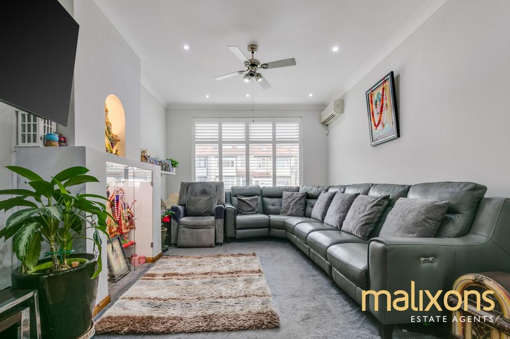 Streatham Vale, London SW16 3 bed detached house for sale - £600,000