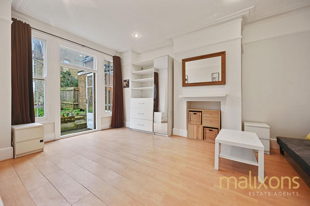 Gleneldon Road, London SW16 1 bed property - £240,000