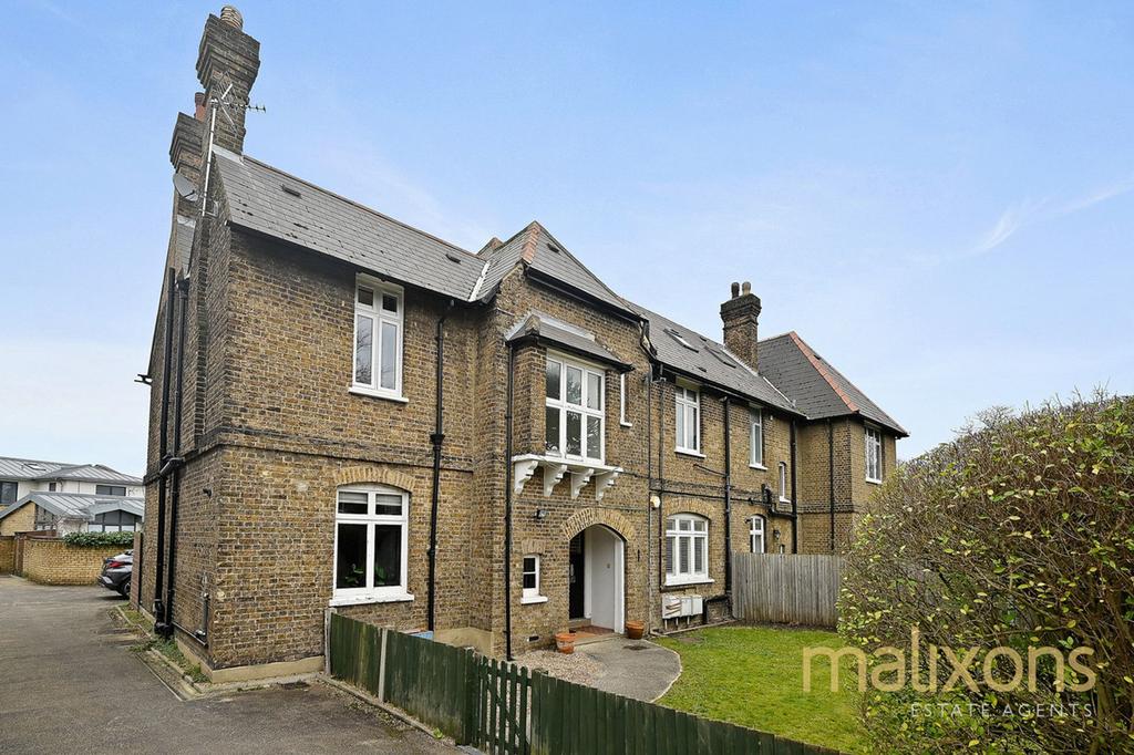 Trinity Crescent, London SW17 1 bed property for sale - £450,000
