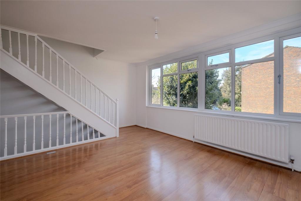 Leigham Court Road, London SW16 3 bed terraced house - £2,500 pcm (£577 pw)
