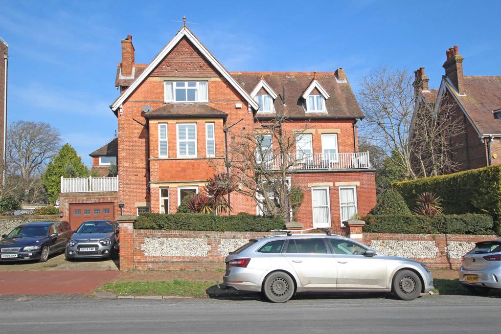 Carlisle Road, Eastbourne, BN20 7EN 3 bed flat - £750,000