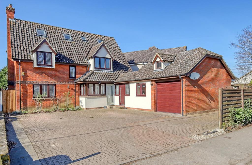 Watch House Green, Felsted, Dunmow 5 bed detached house - £799,995