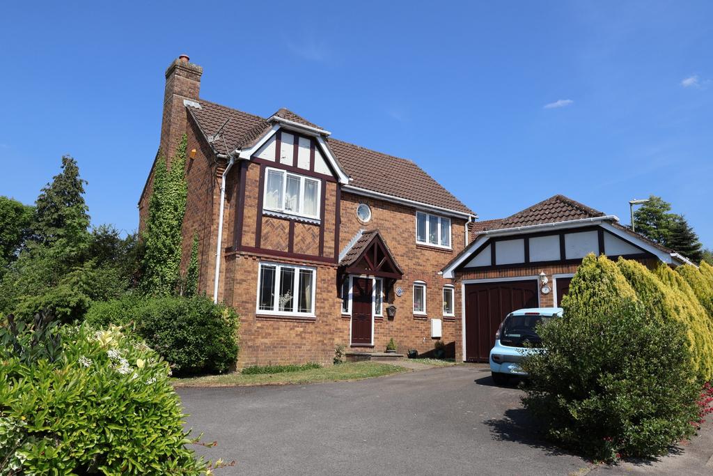 STORRINGTON ROAD, CLANFIELD 4 bed detached house - £525,000