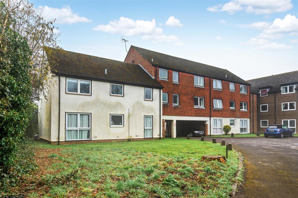 Marden House, Dial Close, Barnham 2 bed apartment for sale - £190,000