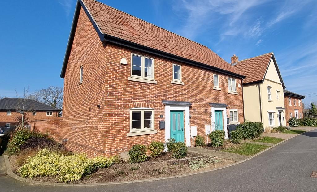 Palfrey Place, Halesworth, Suffolk 3 bed semi-detached house - £270,000