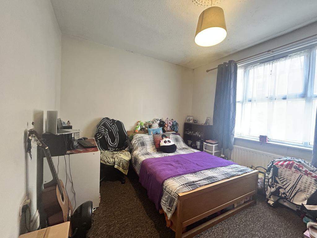 Hunter Street, Northampton, NN1 3QD 4 bed house share - £550 pcm (£127 pw)