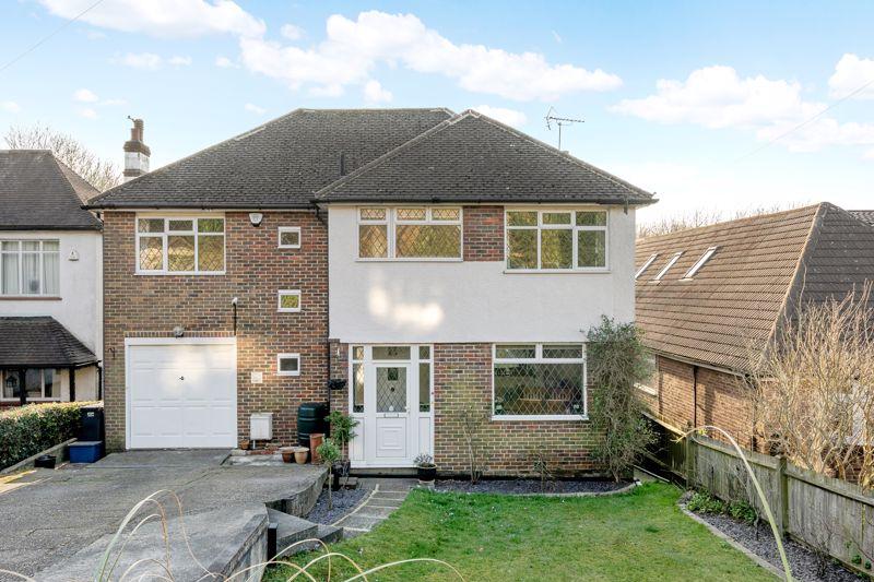 Coulsdon Road, Coulsdon CR5 5 bed detached house for sale - £775,000