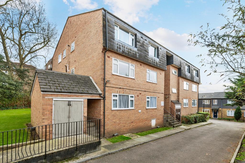 Leigham Close, Streatham Hill, SW16 2LA 1 bed flat - £1,500 pcm (£346 pw)