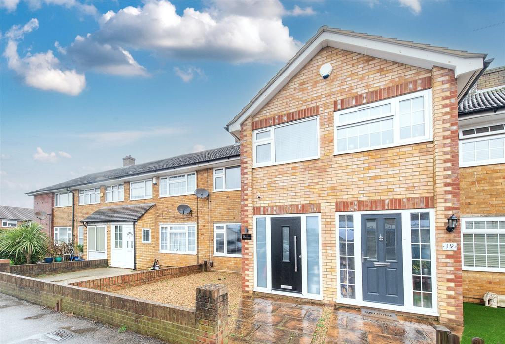 Whinfell Way, Gravesend, Kent, DA12 3 bed terraced house for sale - £350,000