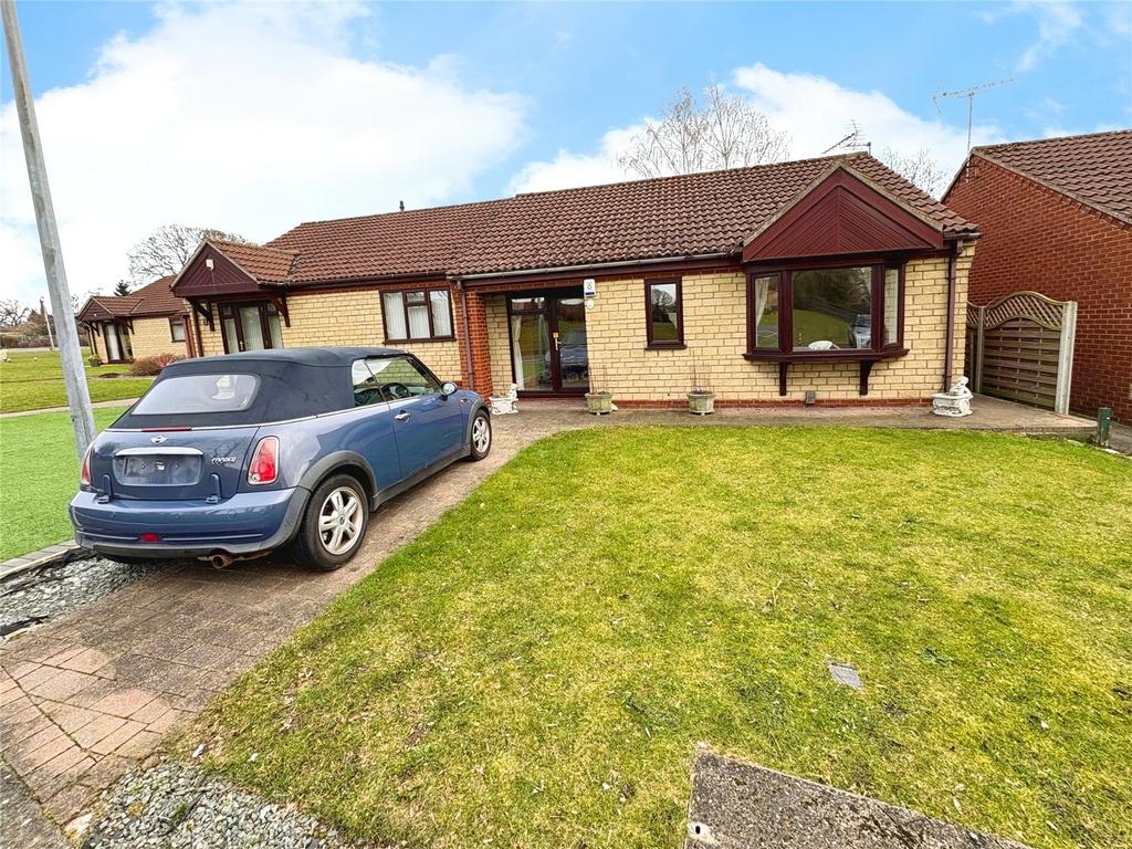 Meadowlake Close, Lincolnshire LN6 2 bed bungalow for sale - £195,000