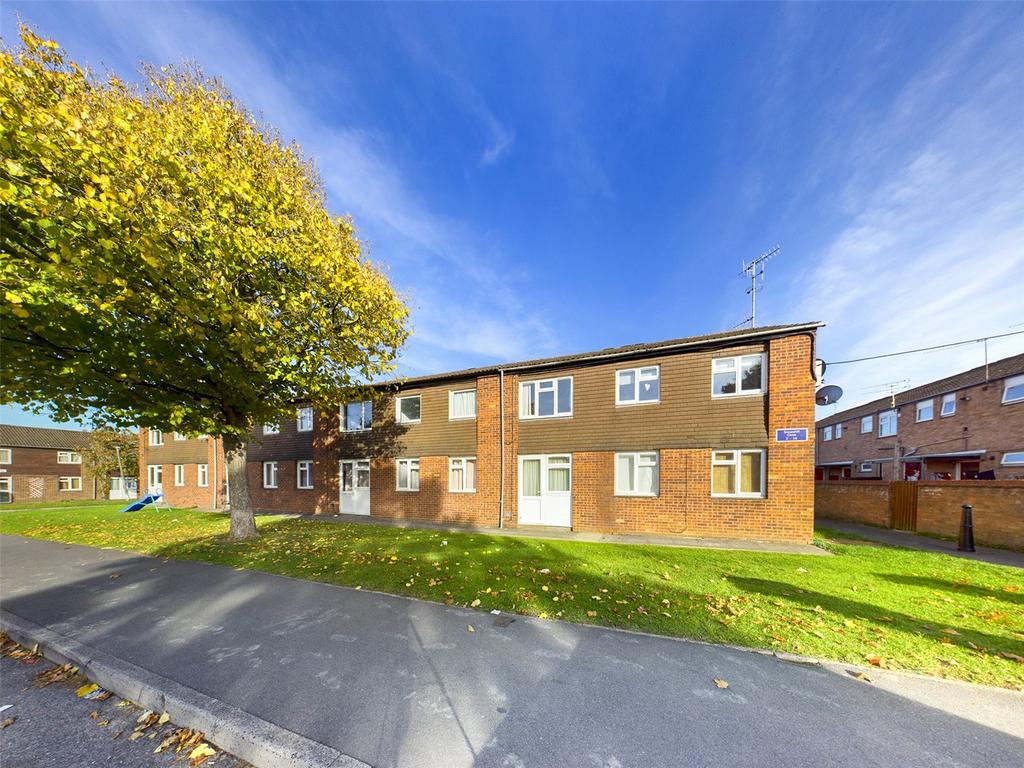 Snowshill Close, Worcester, WR4 3 bed maisonette - £110,000