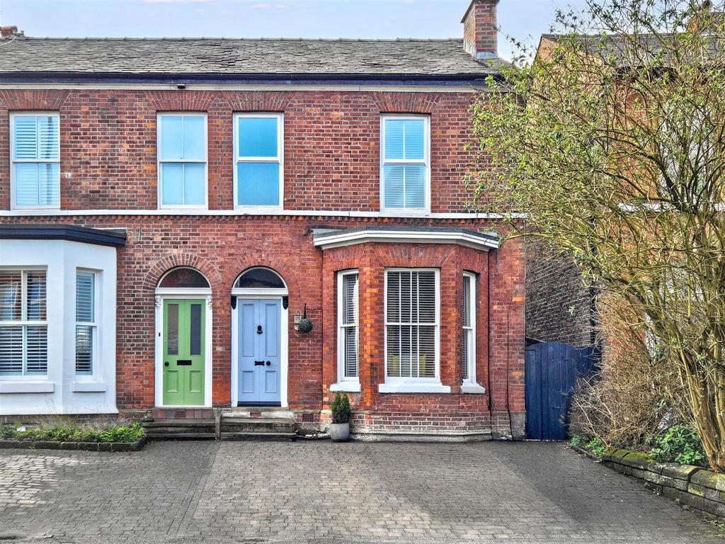 Hale Road, Hale 4 bed end of terrace house for sale - £795,000