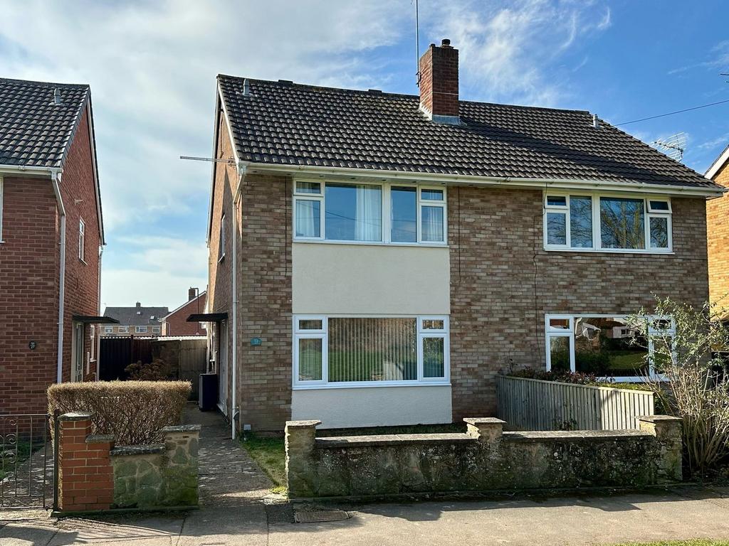 Coniston Walk, Hereford, HR4 3 bed semi-detached house - £279,500