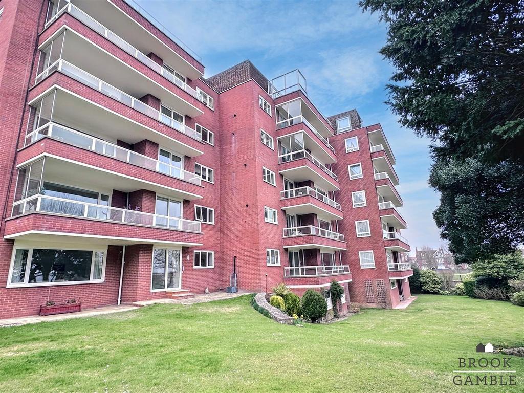 Compton Place Road, Eastbourne BN21 2 bed apartment - £299,950